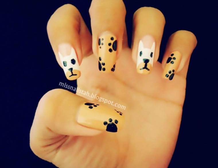 Unhas com cães e gatos
